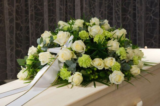 How to Make Funeral Flower Arrangement in 7 Simple Steps